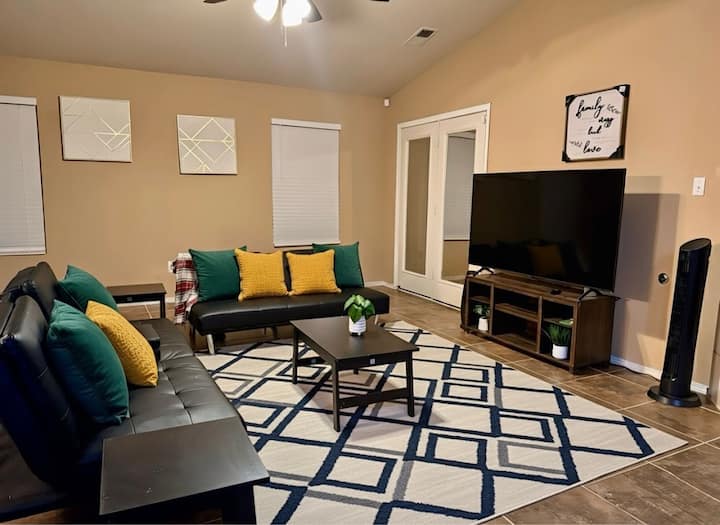 Family Centered Gated Community Home W/ Game Room - Albuquerque, NM