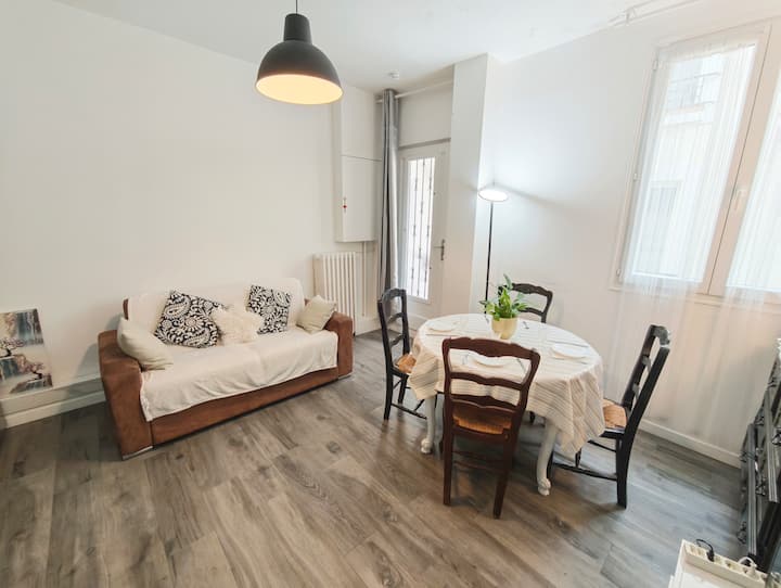 Notre Dame In Latin Quarter Stylish Flat For 6 - Paris