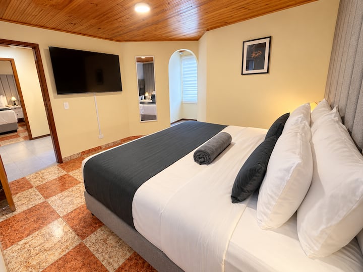 Comfort And A Privileged Location Next To Corferias - Bogota