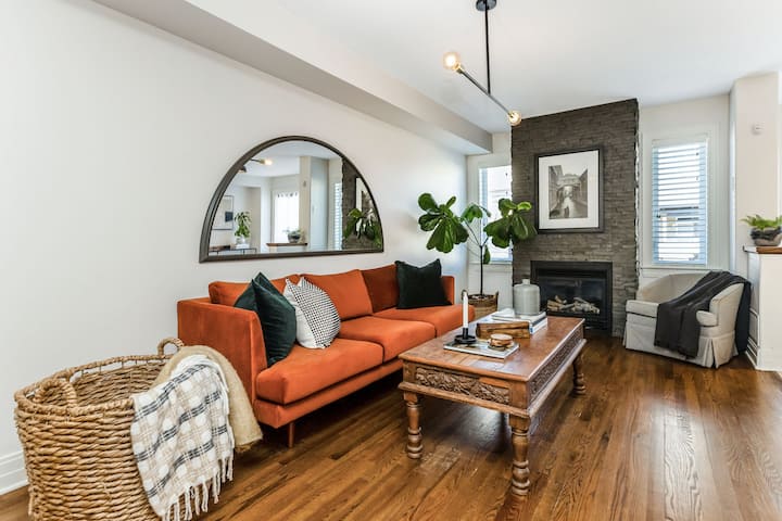 Stylish Townhouse Retreat - Ottawa