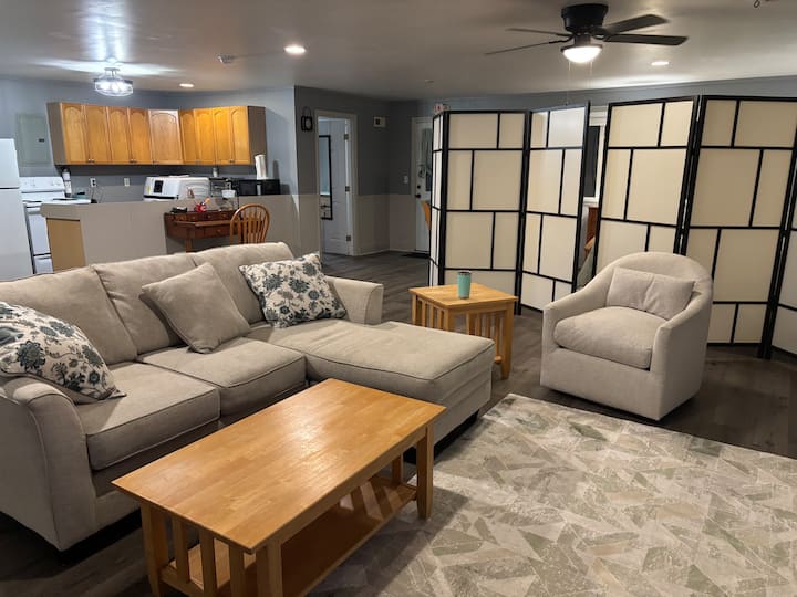 Country Living In A Spacious Open Concept Apt - Carmel, ME