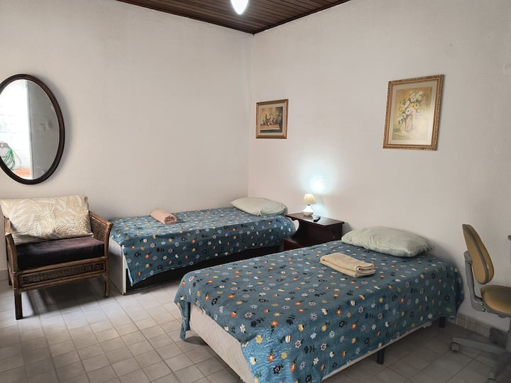 Suíte Completa C/ Tv E Wi-fi - A 1.3km Da Cptm - Jundiaí