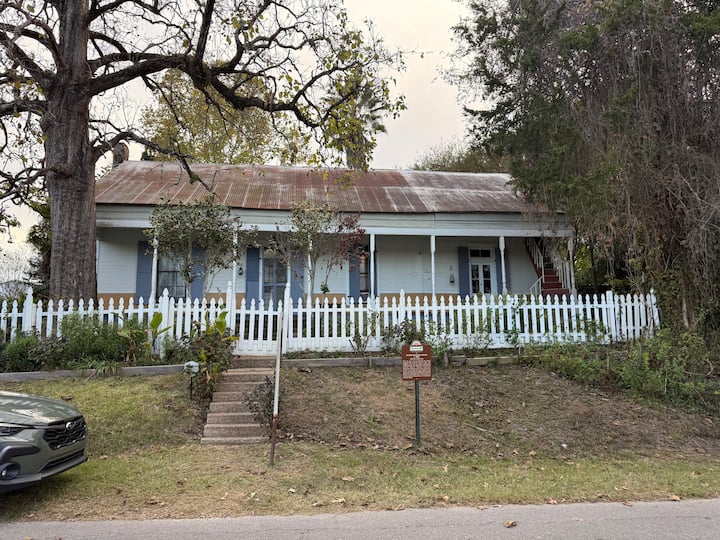The Courtableau House - Evangeline Downs Racetrack & Casino