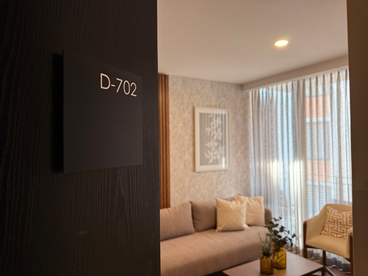 Majestueux appartement de 2 chambres avec climatisation, parking et ...