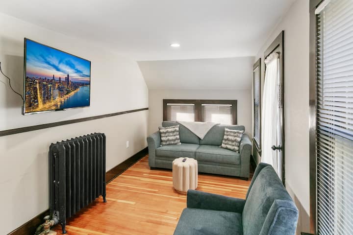 Warm And Bright 3 Bed Apartment In Dt Libertyville - Lake Forest, IL