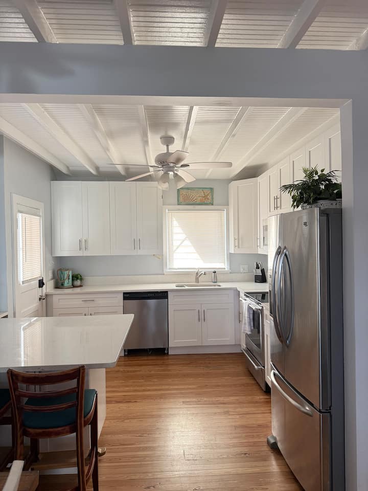 Cozy Little Cottage On The Intercoastal - Lake Worth, FL