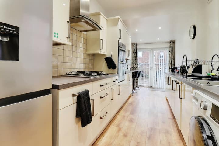 Entire Home Westminster Street Near Crewe Station - Crewe