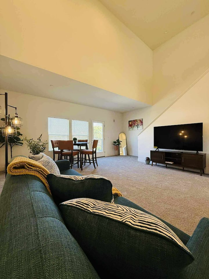 Walkable 3-bedroom Smart Home In Otay Ranch - Chula Vista, CA