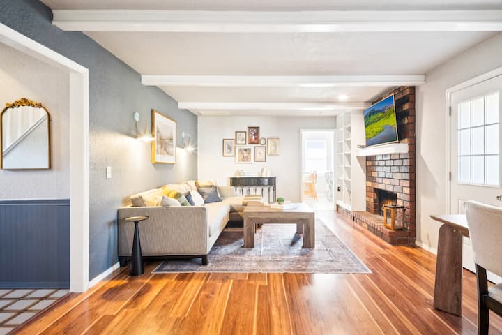 Cottage Charm~sleep 10~pool Table~firepit~playroom - Broken Arrow, OK