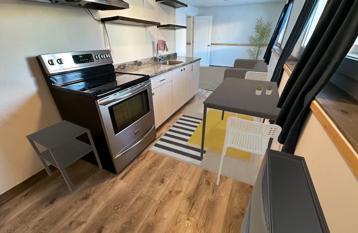 Cozy Apartment- Close To Burnside - Nova Scotia