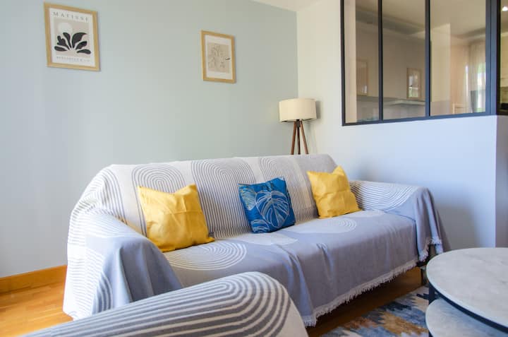 2 Pieces+ Balcon,
Spacieux & Moderne à Courbevoie. - Courbevoie