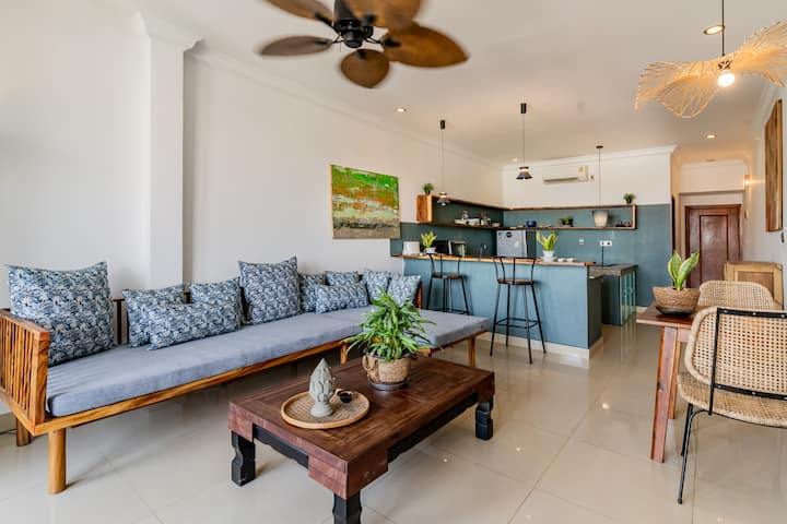 Riverside Gem With A Great View - Phnom Penh