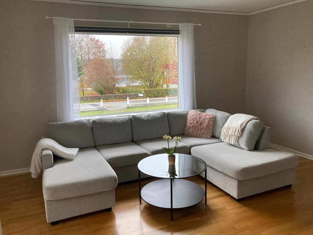 Casa de vacaciones idílica con vistas al lago - Casas en alquiler en ...