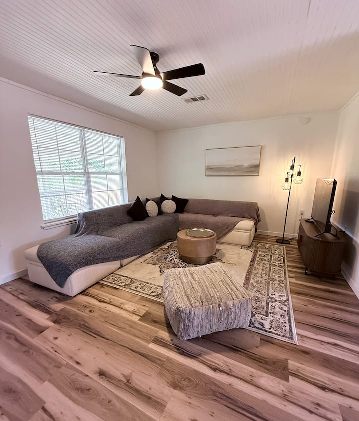 Forest Retreat – Peaceful 3br Escape W Huge Patio - Bastrop, TX