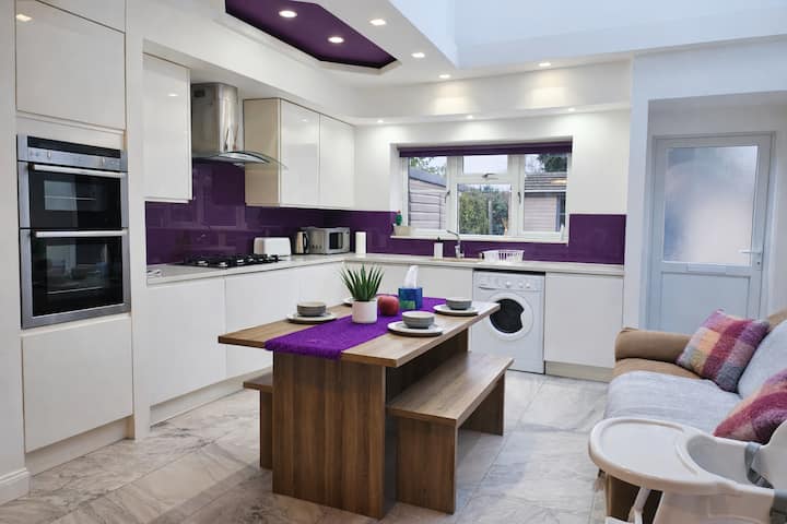 Modern & Spacious 5-br House • Heathrow/windsor - Slough