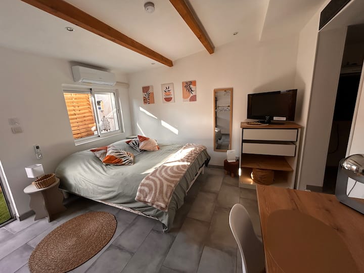 Charmant Studio Sur Propriété – Espace Séparé - Port-de-Bouc