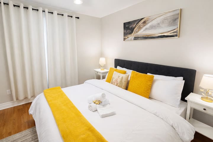 Luxury 4 Bed House In Oakville - Oakville