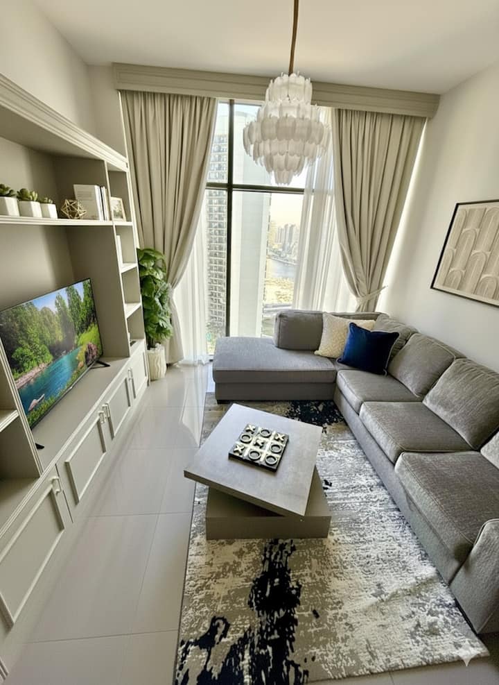 Water View 5 Min To Burj Khalifa & Dubai Mall 7pax - Dubai