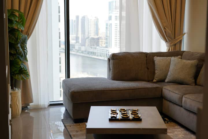 Water View 5 Min To Burj Khalifa & Dubai Mall 7pax - Dubai