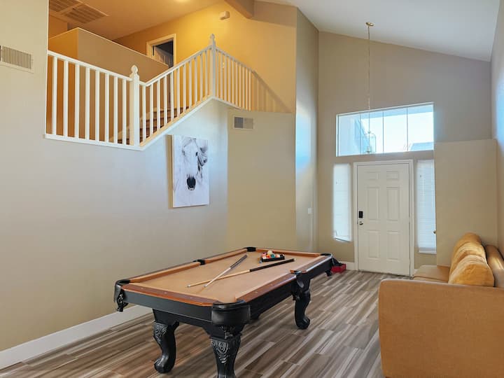 4 Bedrooms 3 Full Bath 2 Story With High Ceiling - Spring Mountain Ranch State Park, Blue Diamond