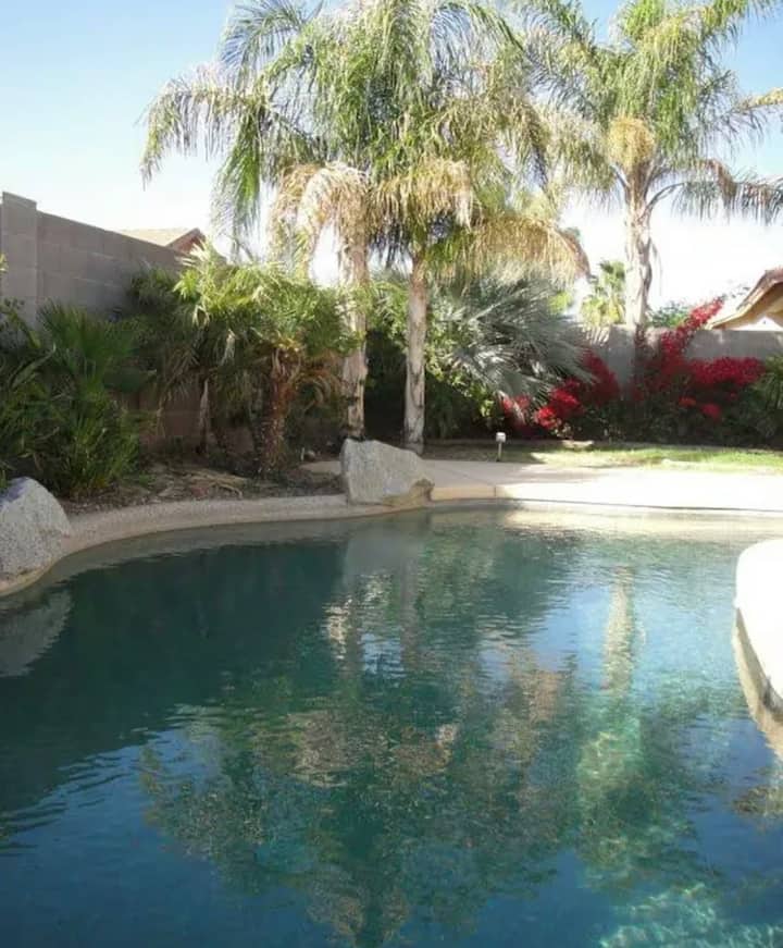 Budget Friendly 4 Bedrooms Midterm With The Pool - Gilbert, AZ