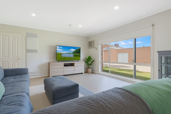 Tidy & Comfortable 2br Stay – Walk To Echuca Wharf - Echuca