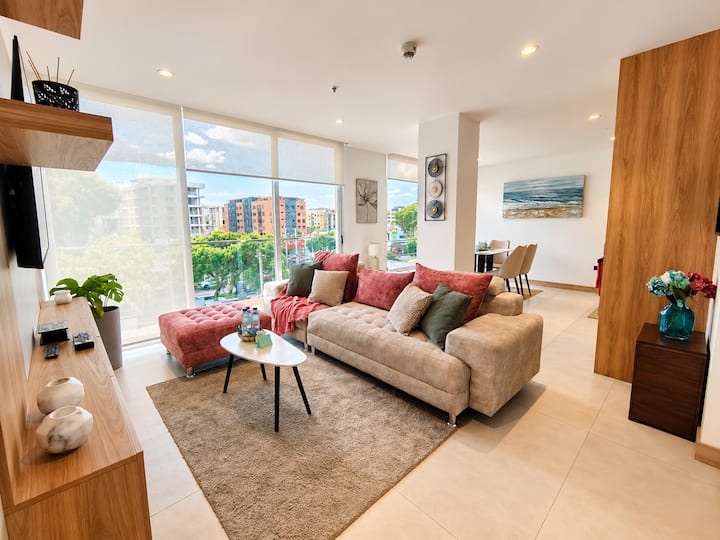 Comfortable And Modern. Close To Everything In Cuenca - Ecuador