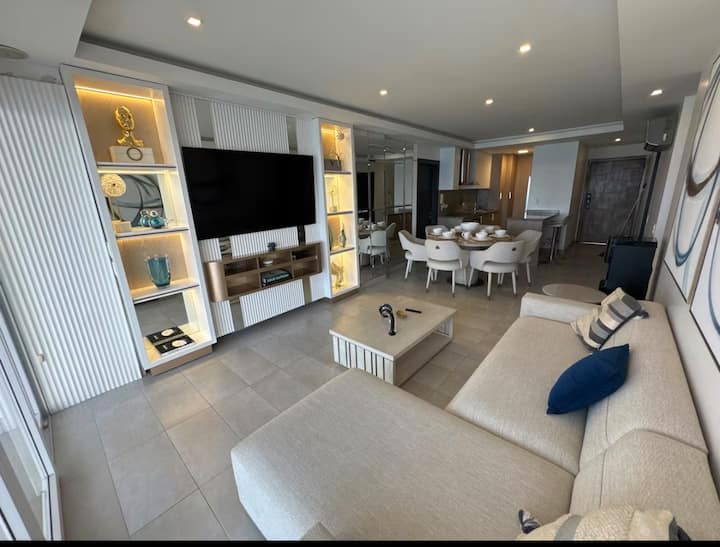 Manta Frente Al Mar - Ecuador