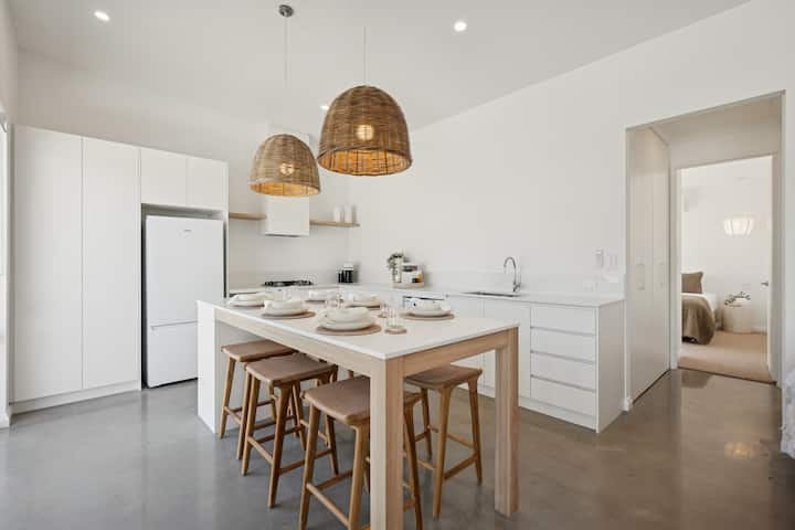 Trio Of Luxe Villas — Brand New 9br - Fremantle