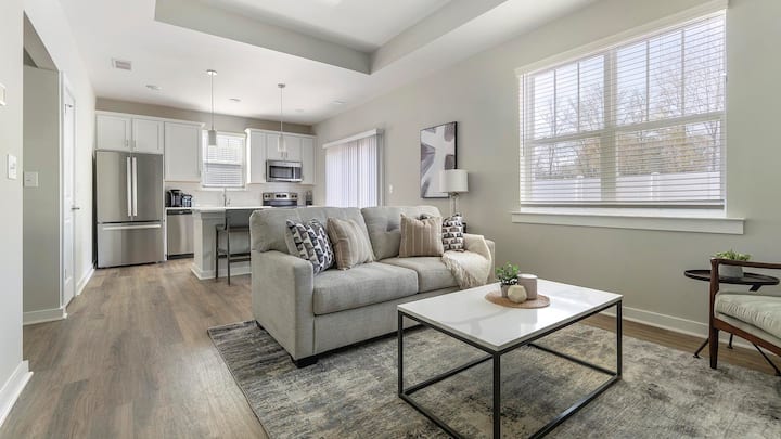 Landing | Stunning 1bd, Gym, Courtyard - Harrisburg, NC