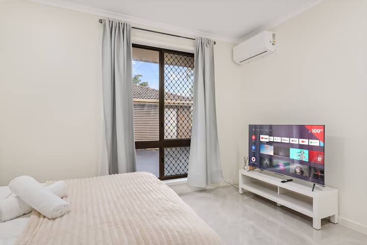 Affordable Comfort | Cozy Stay With All Essentials - Griffith University, Nathan Campus