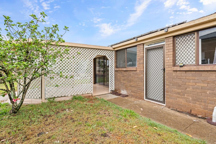 Affordable Comfort | Cozy Stay With All Essentials - Springwood