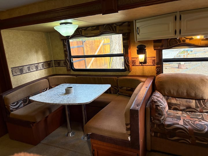 Cozy Private 33 Ft Rv - Courtenay, BC, Canada