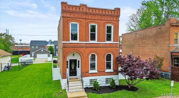 5br • 7 Beds • Parking • Downtown Stl - セントルイス, MO