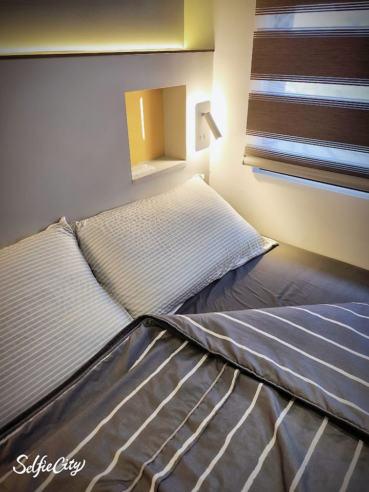 高雄在地體驗，近衛武營輕軌，寧靜街區，Ubkie出行很方便，短期月租、適合出遊、出差、留學生 2人房 - 左營區