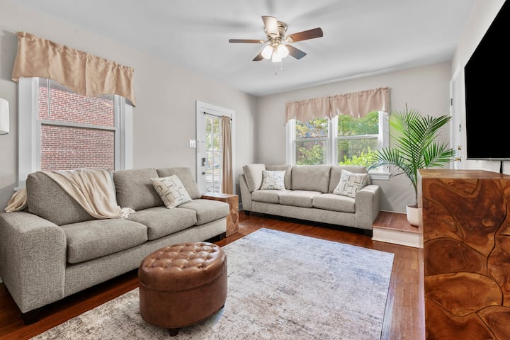 Farmhouse Boho Retreat Cozy 2 Br W/backyard&porch - Richmond, VA