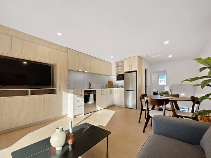 Chic 1-bedroom Apartment With Balcony In Ferry Rd - Christchurch, New Zealand