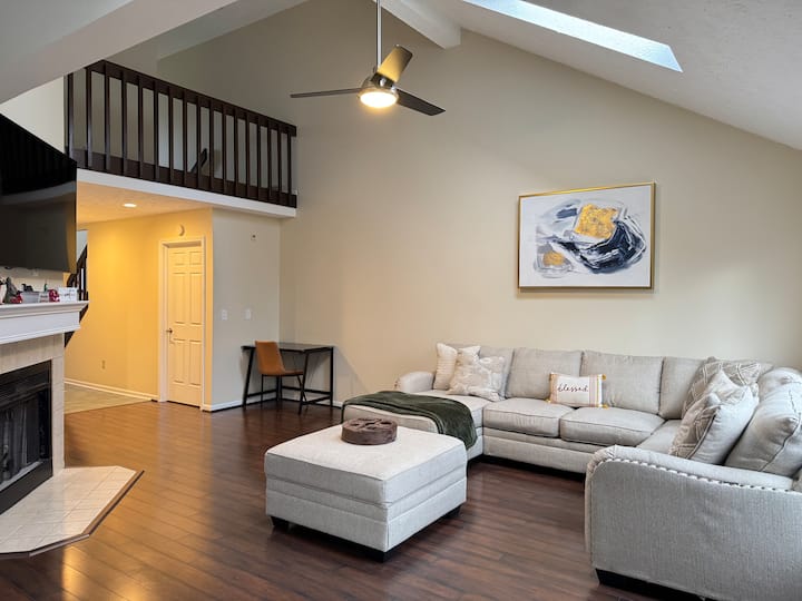 Gorgeous Loft Style Stay - Hilton, NY