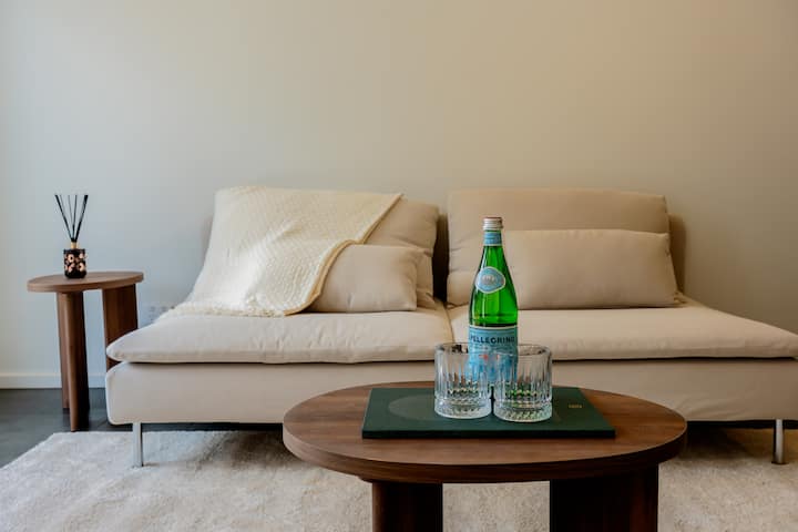 Cozy 3br In Throsby W/t Courtyard, Free Wifi/park - Canberra