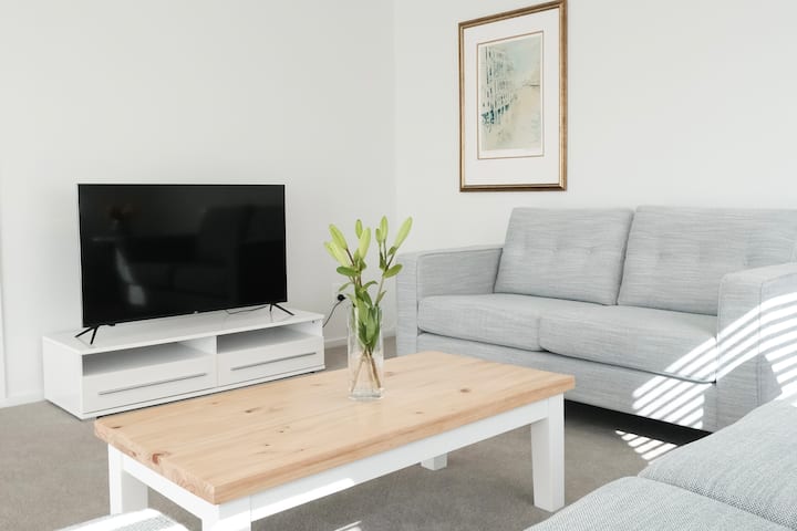 Three Palms In The Mount - Mount Maunganui