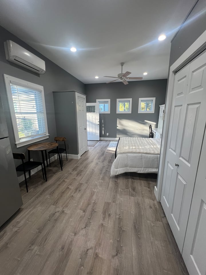 North Fork Studio Guest House - Palmer Vineyards, Riverhead