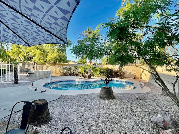 Star’s Oasis W/pool
Minutes To Dt Gilbert/chandler - Gilbert, AZ