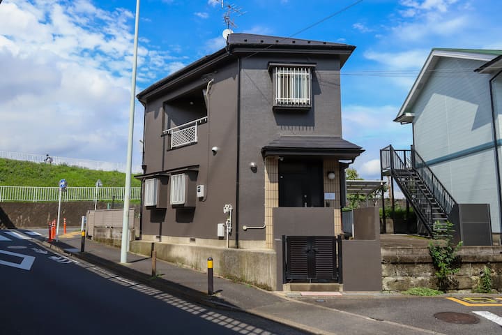 東京の貸切一軒家/3ldk最大8名/新宿:渋谷:高尾山約30分/駅10分&車高速ic9分/無料駐車場 - Tachikawa