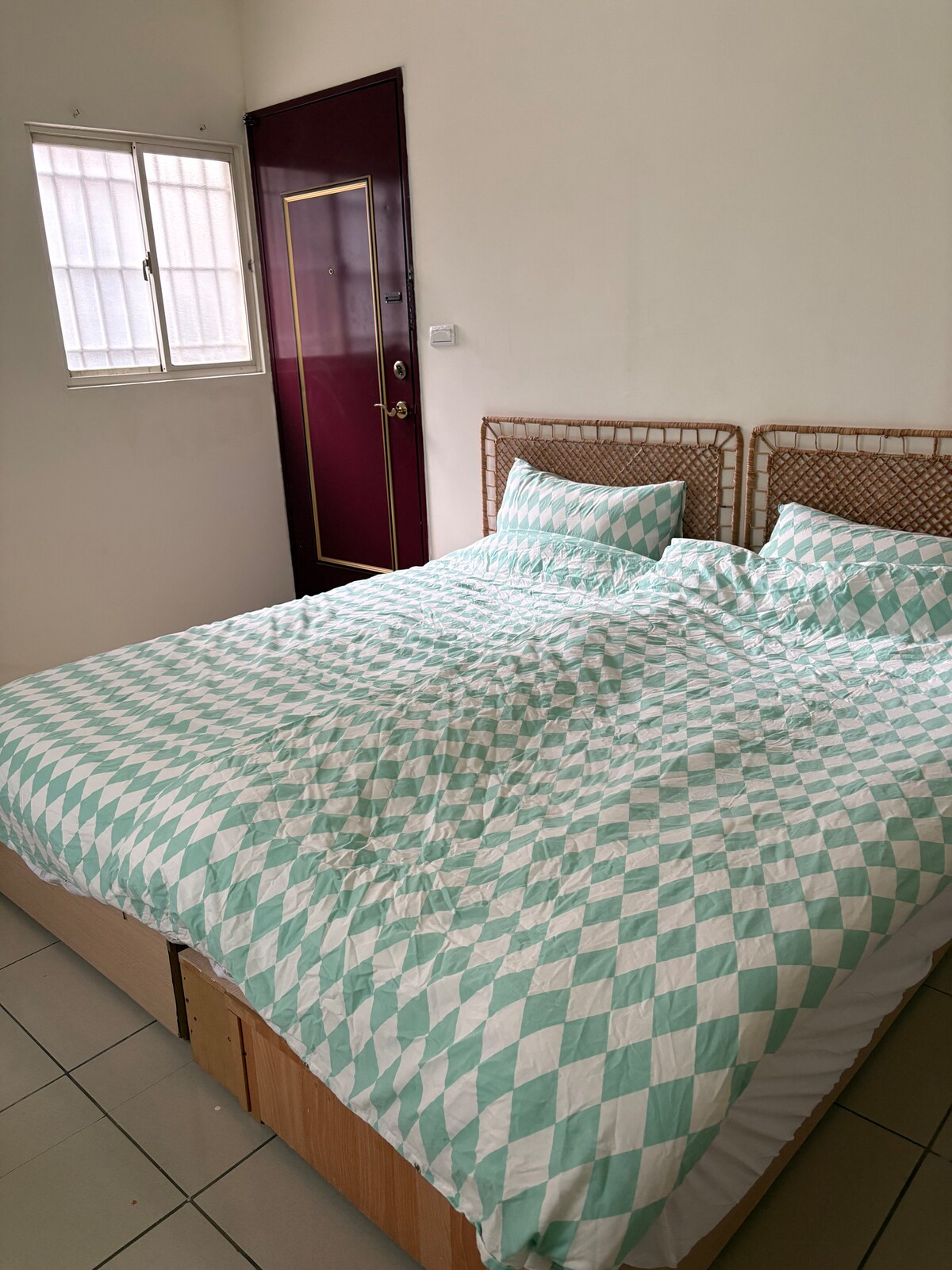 Banqiao Fuzhong Station near Nanya Night Market 4th floor no elevator 2 ...