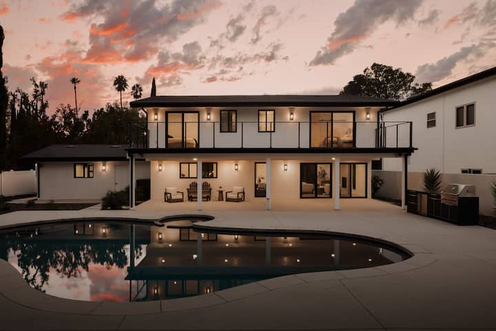 Spacious Luxury Villa In Affluent La Neighborhood - Calabasas, CA