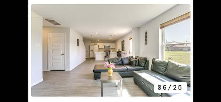 Peaceful And Quiet Environment - Cleveland, TX