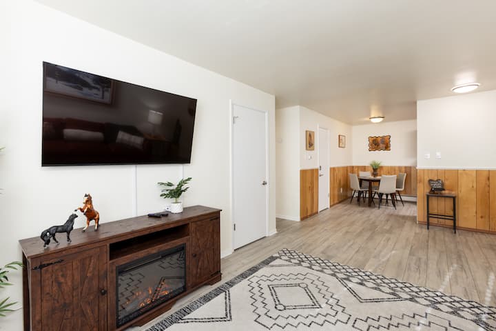 The Frontier Experience |Western Charm In Cheyenne - Cheyenne, WY