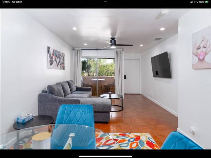 Sunshine, Palm Trees, And Quiet Desert Mornings. - Palm Springs