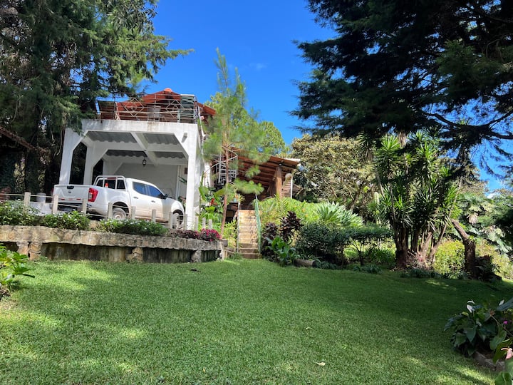 Cabaña Las Hortencias - El Salvador