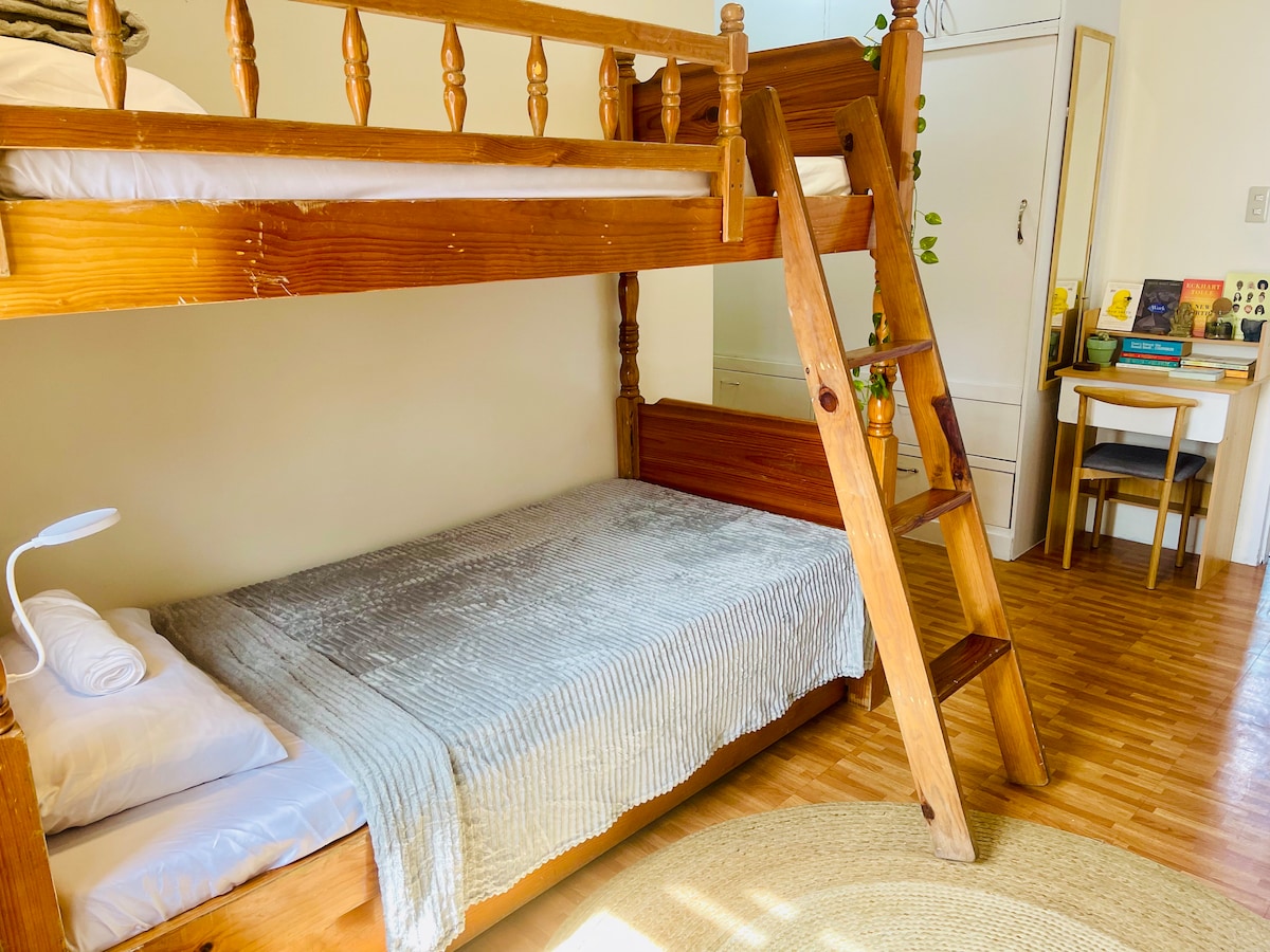 Pause: Meditation-themed Room w/ Own Bathroom - Houses for Rent in ...